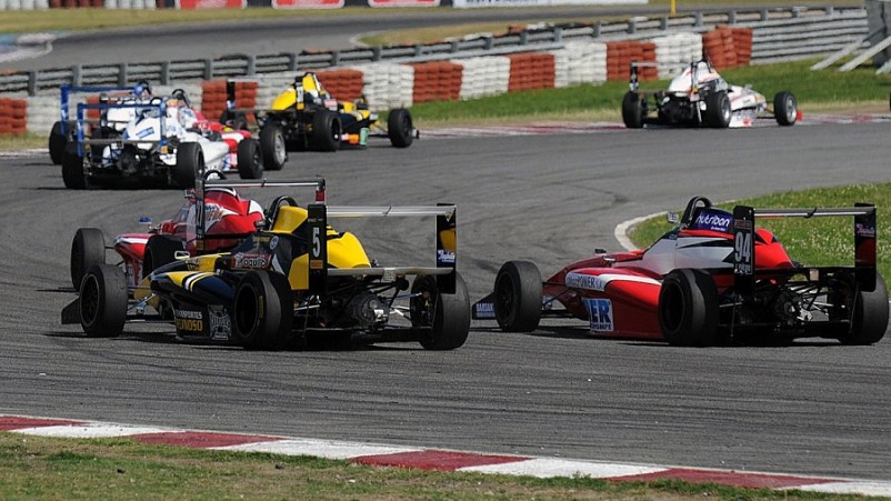 TODO EL DEPORTE ACTUALIZADO : FORMULA RENAULT 2.0 BY RENAULT