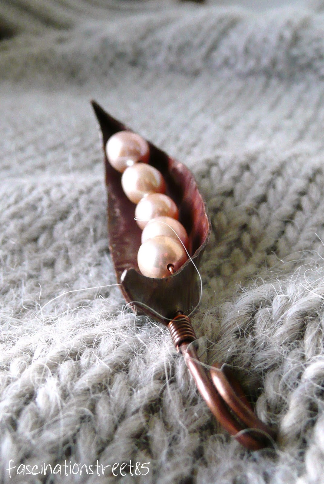 fascinationstreet: Spilla in Fold Forming