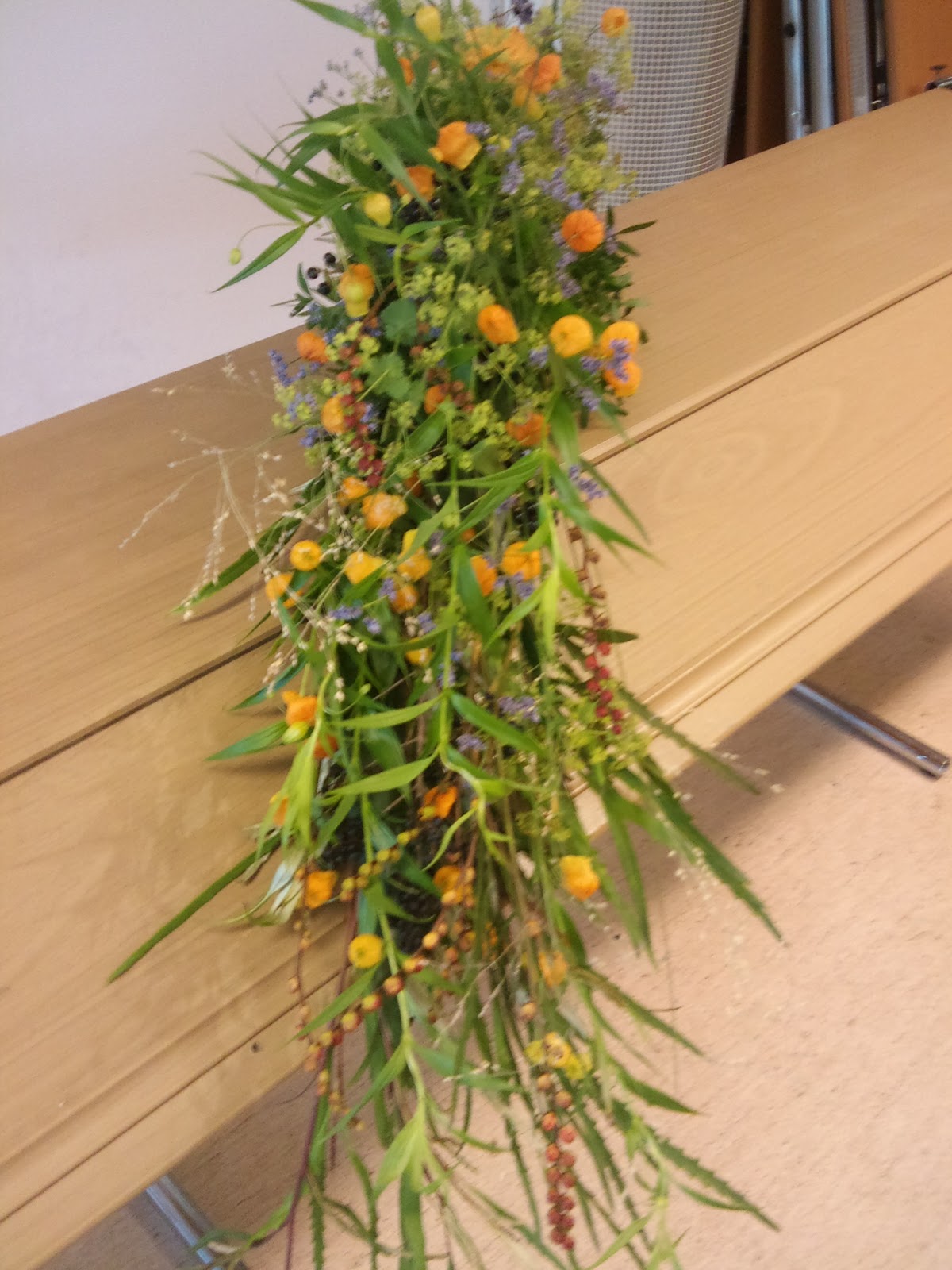 Klorofyll: Nu har jag tittat i arkiven på bilder från floristutbildarna ...