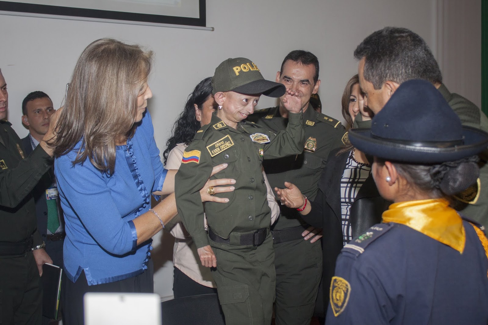 Momentos de historia de la Policía Nacional de Colombia : "Ser Policía ...