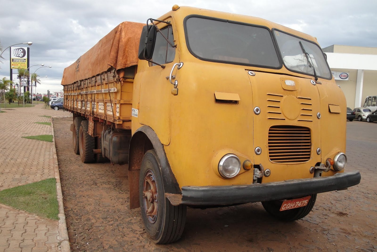 Veículos em Geral: Caminhão FNM D11.000