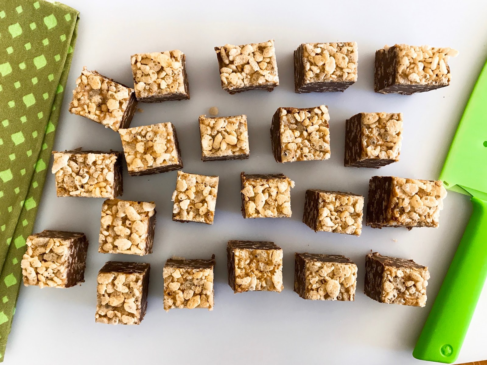 Chocolate Peanut Butter Fudge with Crispy Cereal