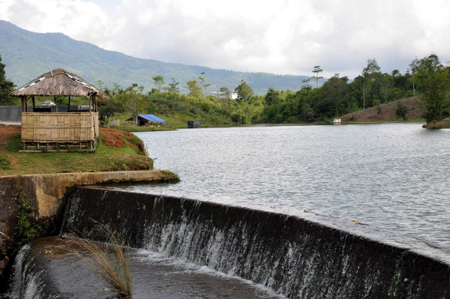 Objek Wisata Alam di Provinsi Bengkulu: Senandung Lembayung di Danau Picung