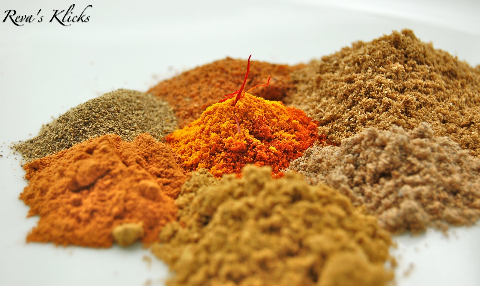 Kaarasaaram: Moroccan Chickpea Salad with Ras El Hanout Spicemix