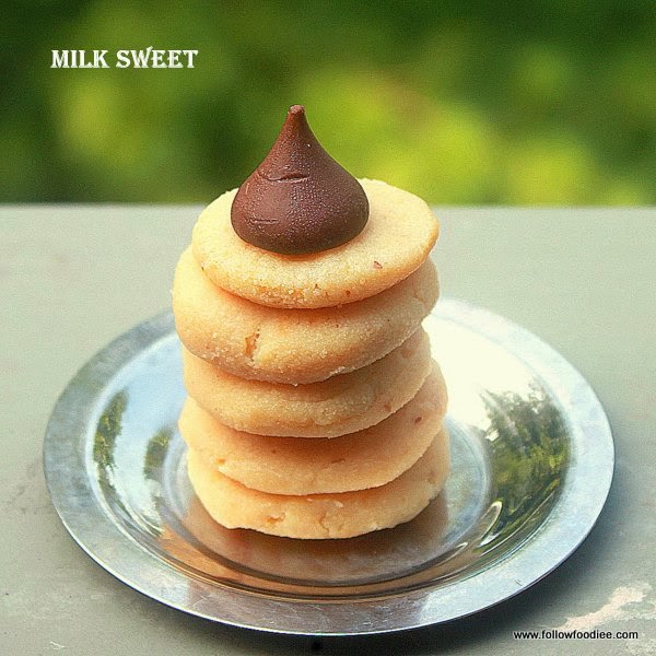 Follow foodie: Milk Sweet Recipe | Doodh Peda | Palkova Recipe - Quick ...