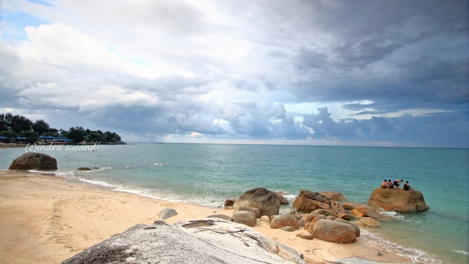 Wisata Bangka Part II: Pantai Matras, Pantai Tikus Emas dan Puri Tri Agung