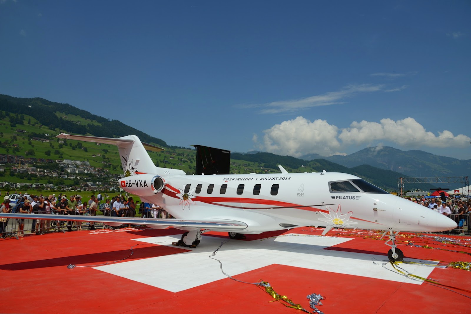 aero-wing: HB-VXA_Pilatus PC-24_LSZC_Rollout