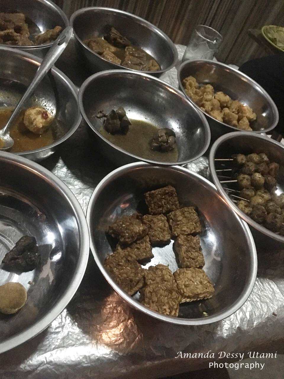 Food Traveling Amanda: Nasi Sega Jamblang, Kuliner Seru di Cirebon