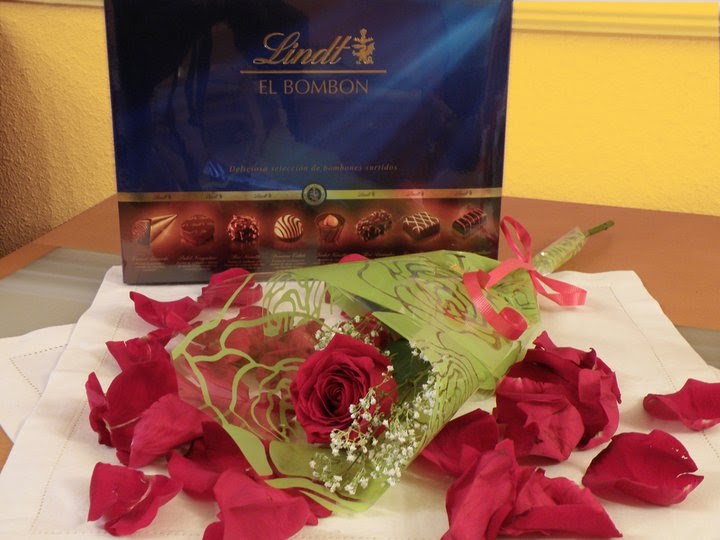 Desayunos Con Encanto: Bombones y Flores