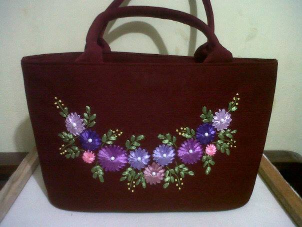 Rumah Hafiza: tas-sulam-pita