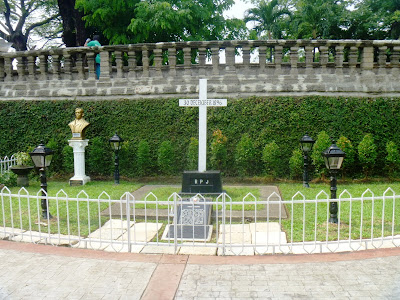 A Stroll in Paco Park – B.L.A.S.T. – Live Life to the Fullest ……… Don't ...