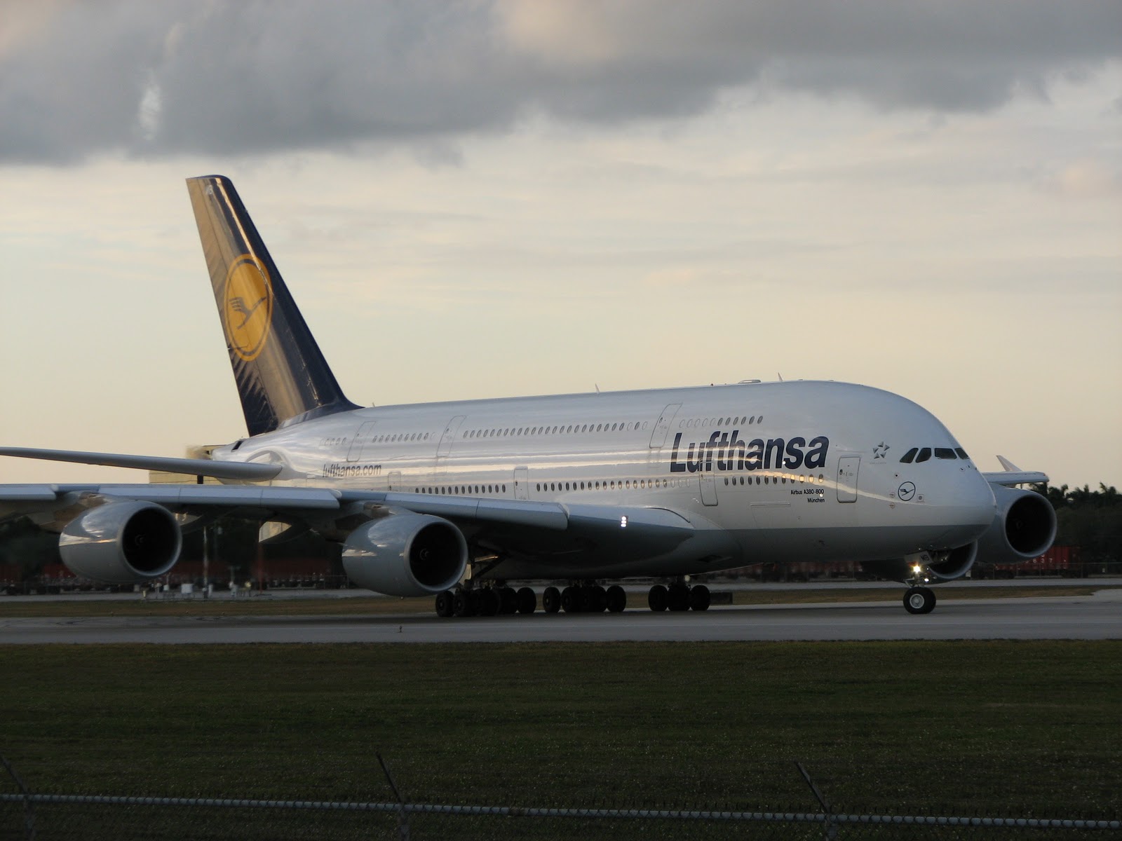 Bonao Internacional: AIRBUS A380 : EL AVION COMERCIAL MAS GRANDE DEL MUNDO