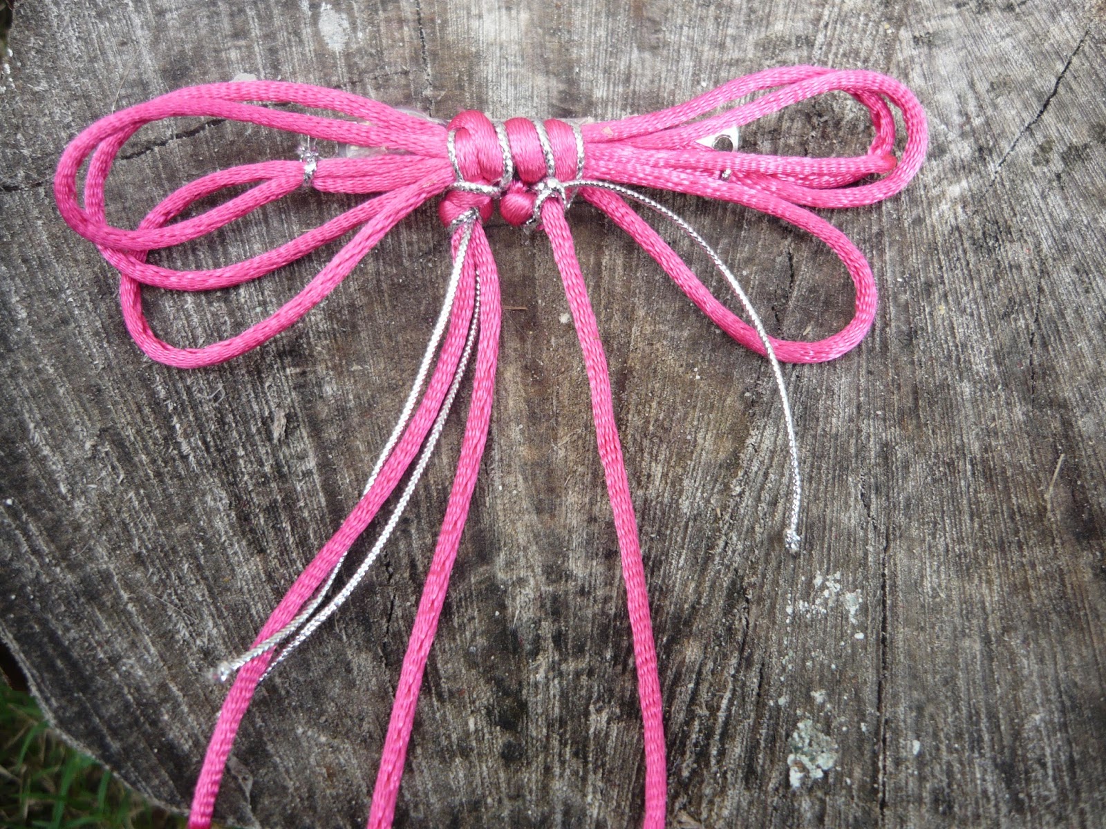 Mi Rincòn Creativo: Broches con Cinta y Cordón