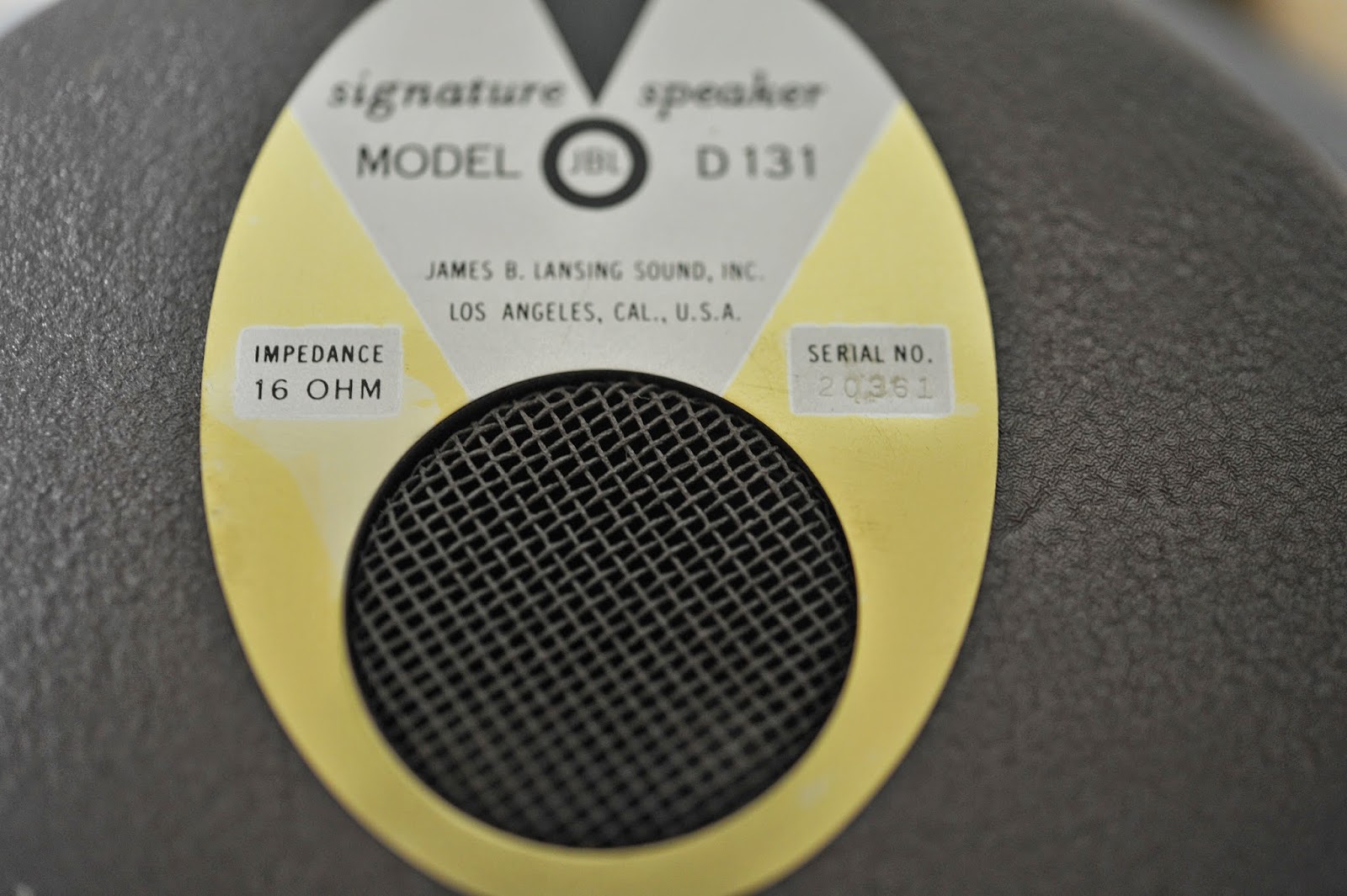 金属とガラスの日々 Stereo Cameraと真空管: JBL D131到着