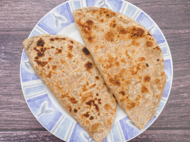 This Muslim Girl Bakes: Cauliflower Chilli Cheese Stuffed Roti.