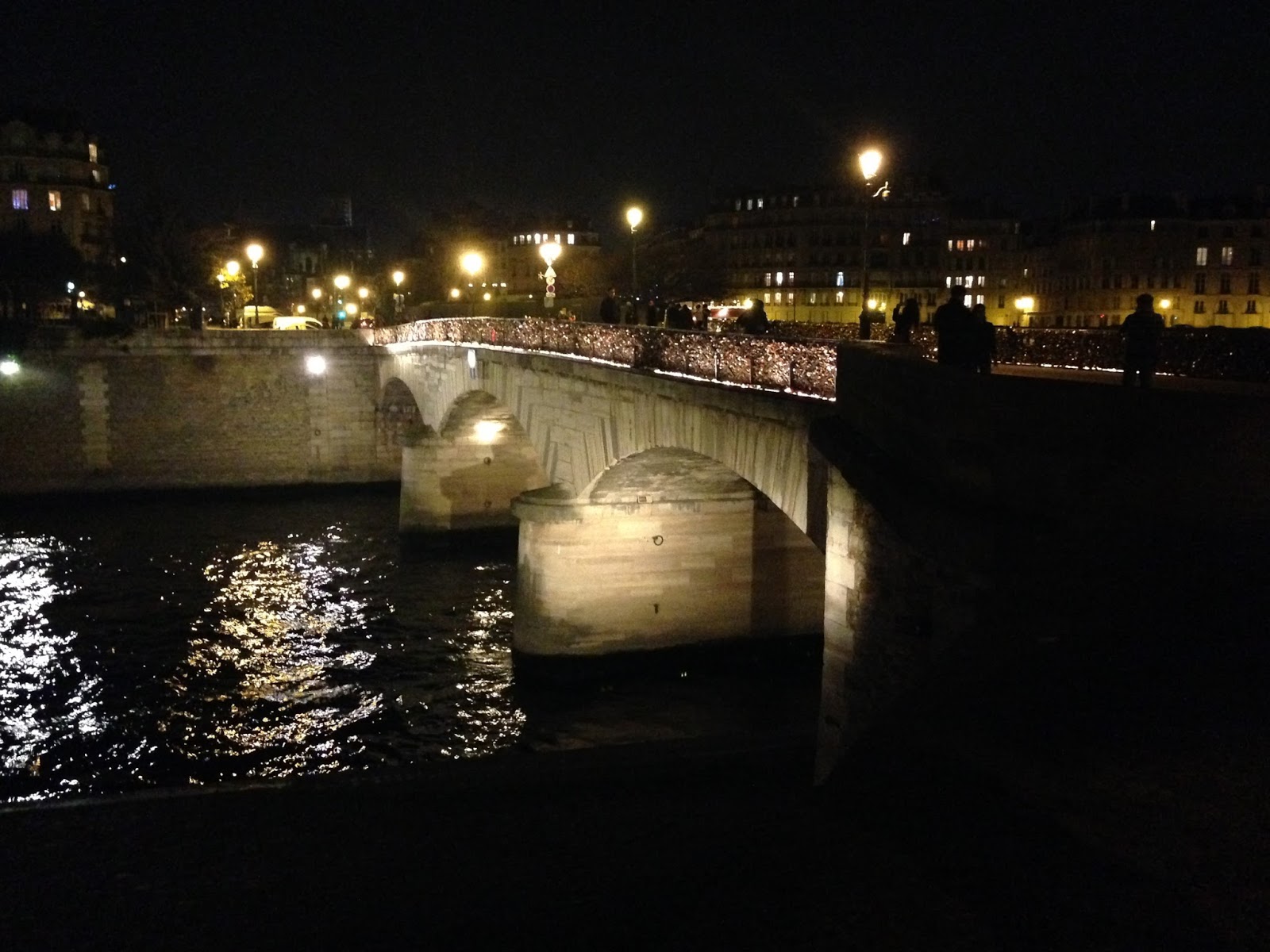 Focus On Paris: Archbishop's bridge
