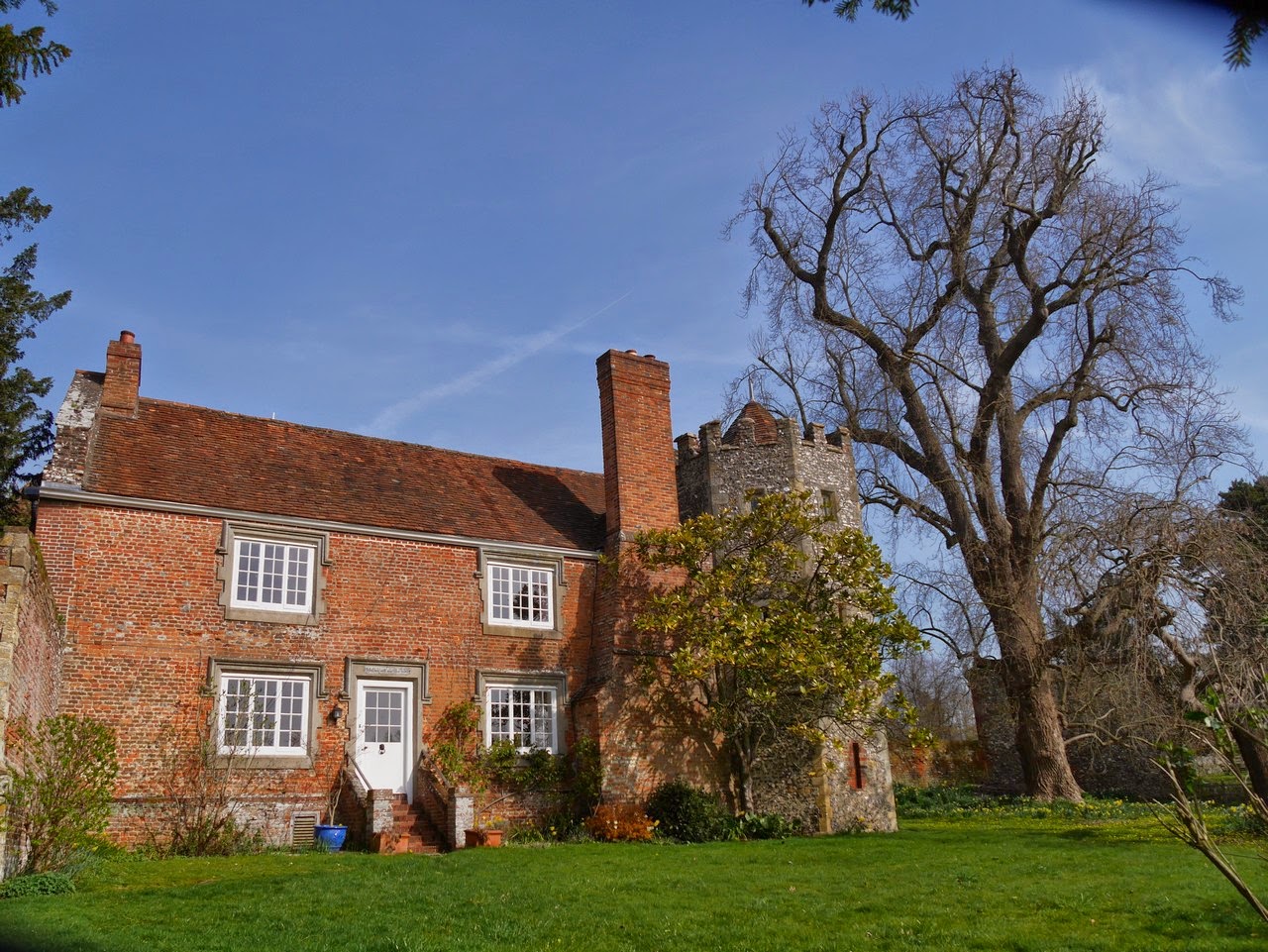 Tricia's Tales: A first visit to NT Greys Court being a trip down ...