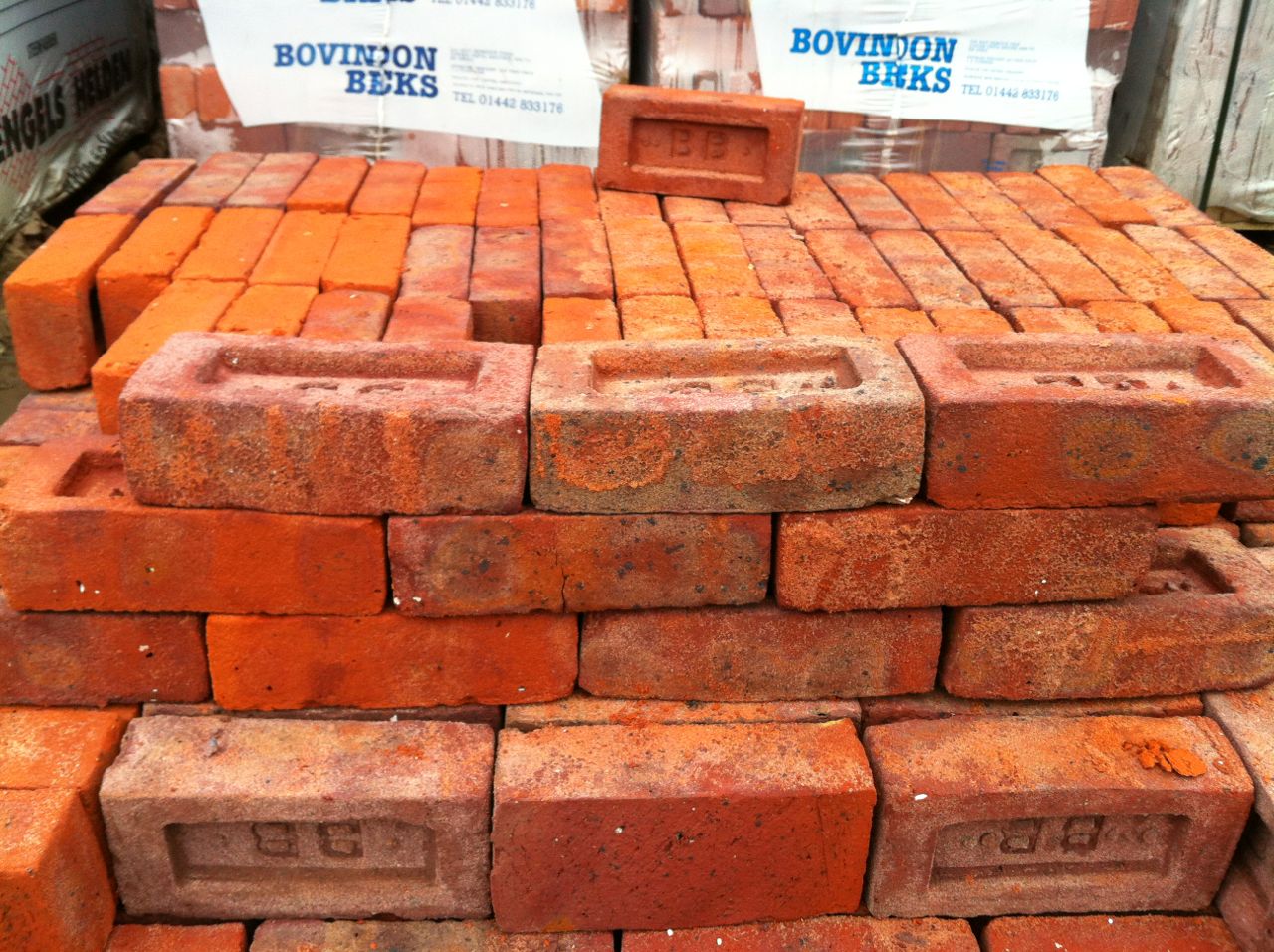 Brick mood board - what to choose for the back garden wall?