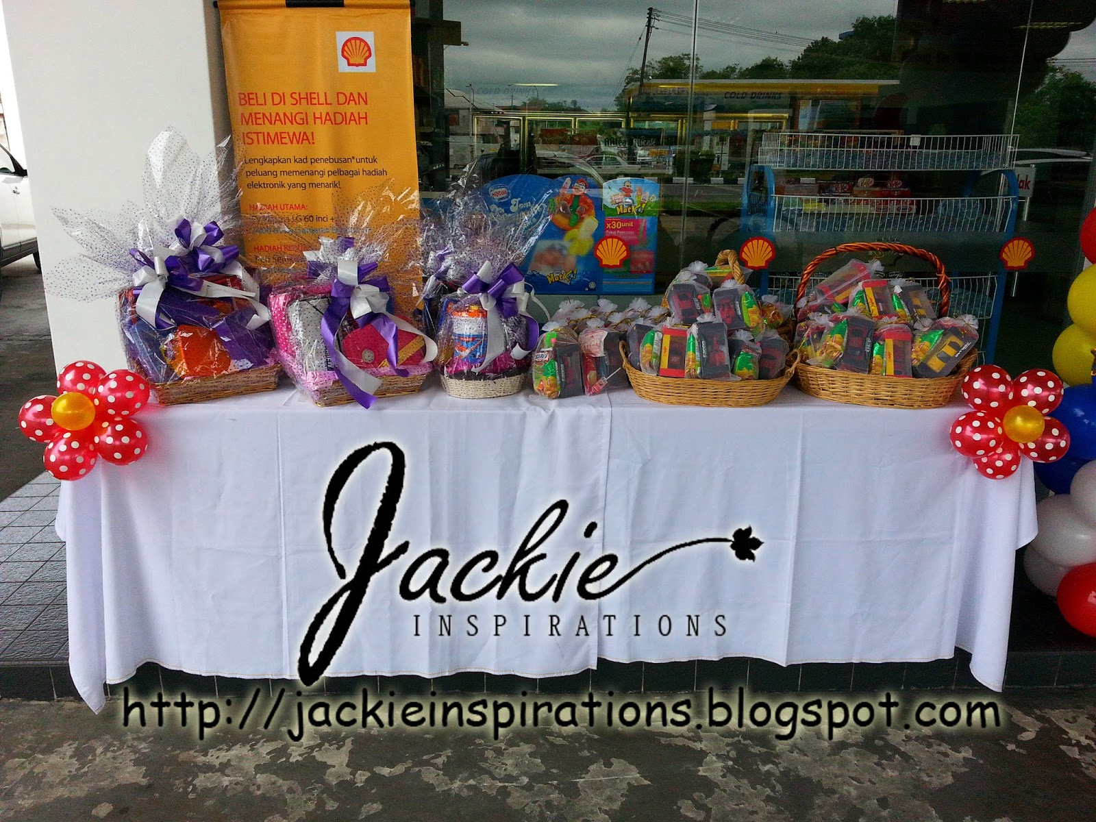 Balloon decorations for weddings, birthday parties, balloon sculptures ...