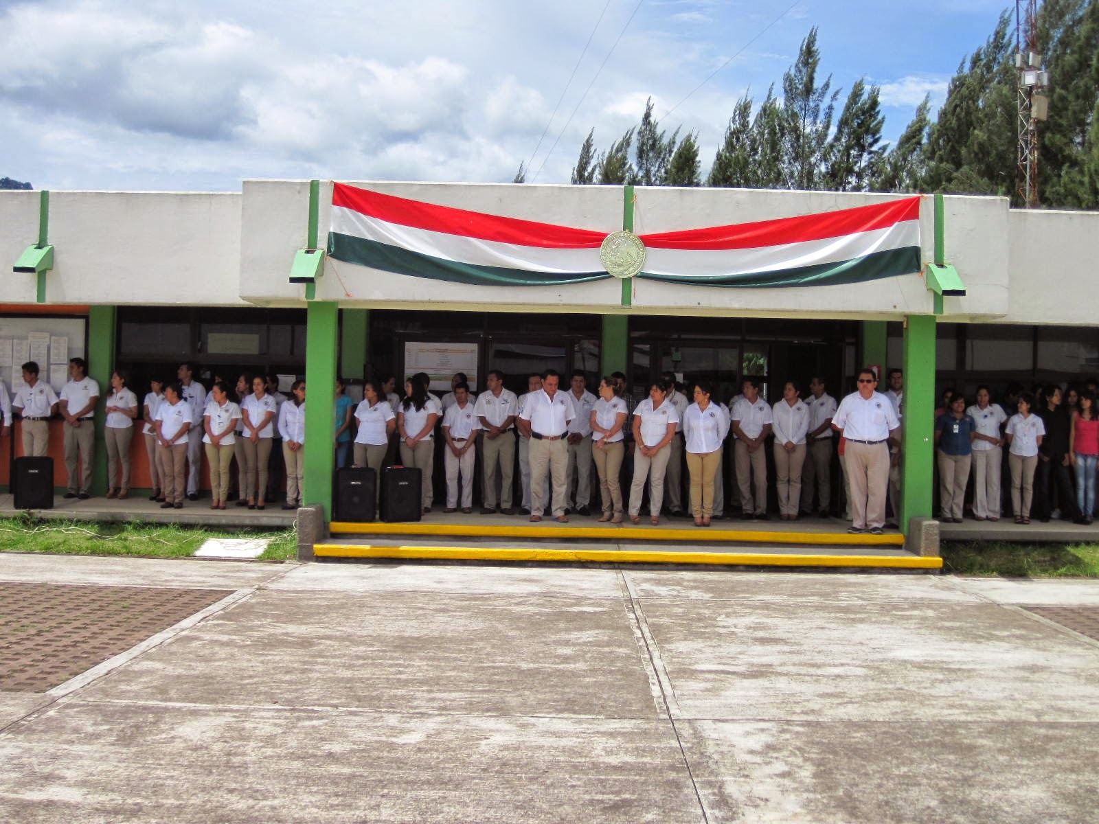 Instituto Tecnologico Superior de Huatusco: IZAMIENTO DE BANDERA EN EL ITSH
