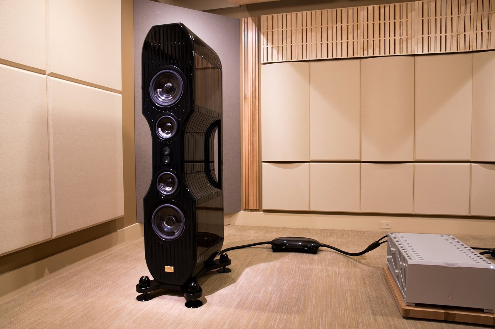 Boulder Amplifiers beautiful system – M & S | Ultimate High-Fidelity