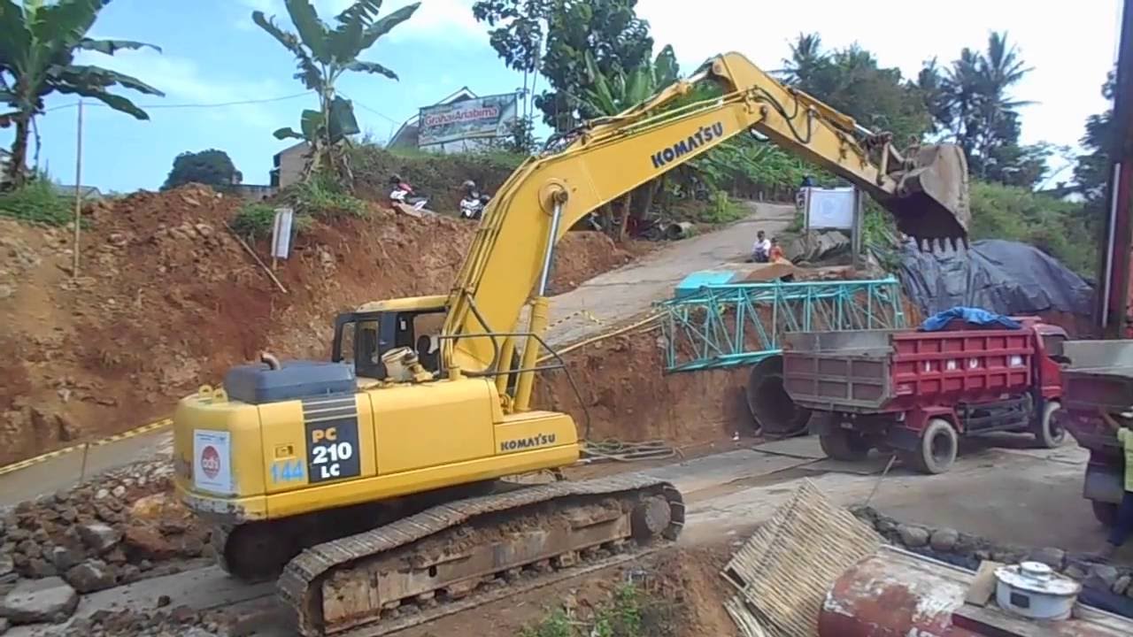 Proses Pembuatan Jalan Aspal dengan Alat Berat - Arsitur Studio