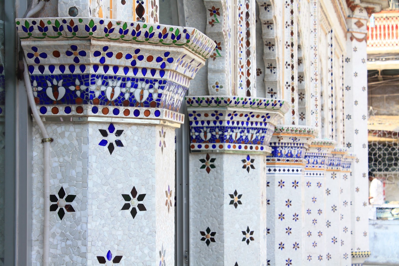 Arefin Rumon's Blog...: Tara Masjid - The Mosque of Blue Stars