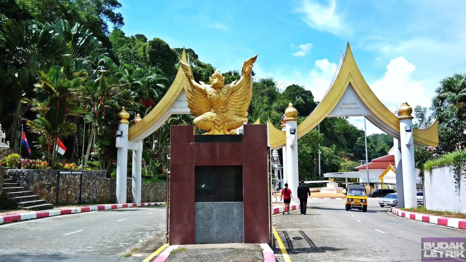 Budak Letrik: Ada Apa di Betong? : Menjejak Durian & Batu Sempadan ...