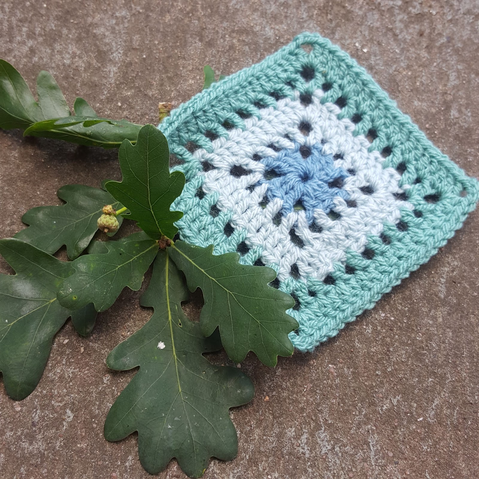 Nilla K creates: The Simple Square pattern