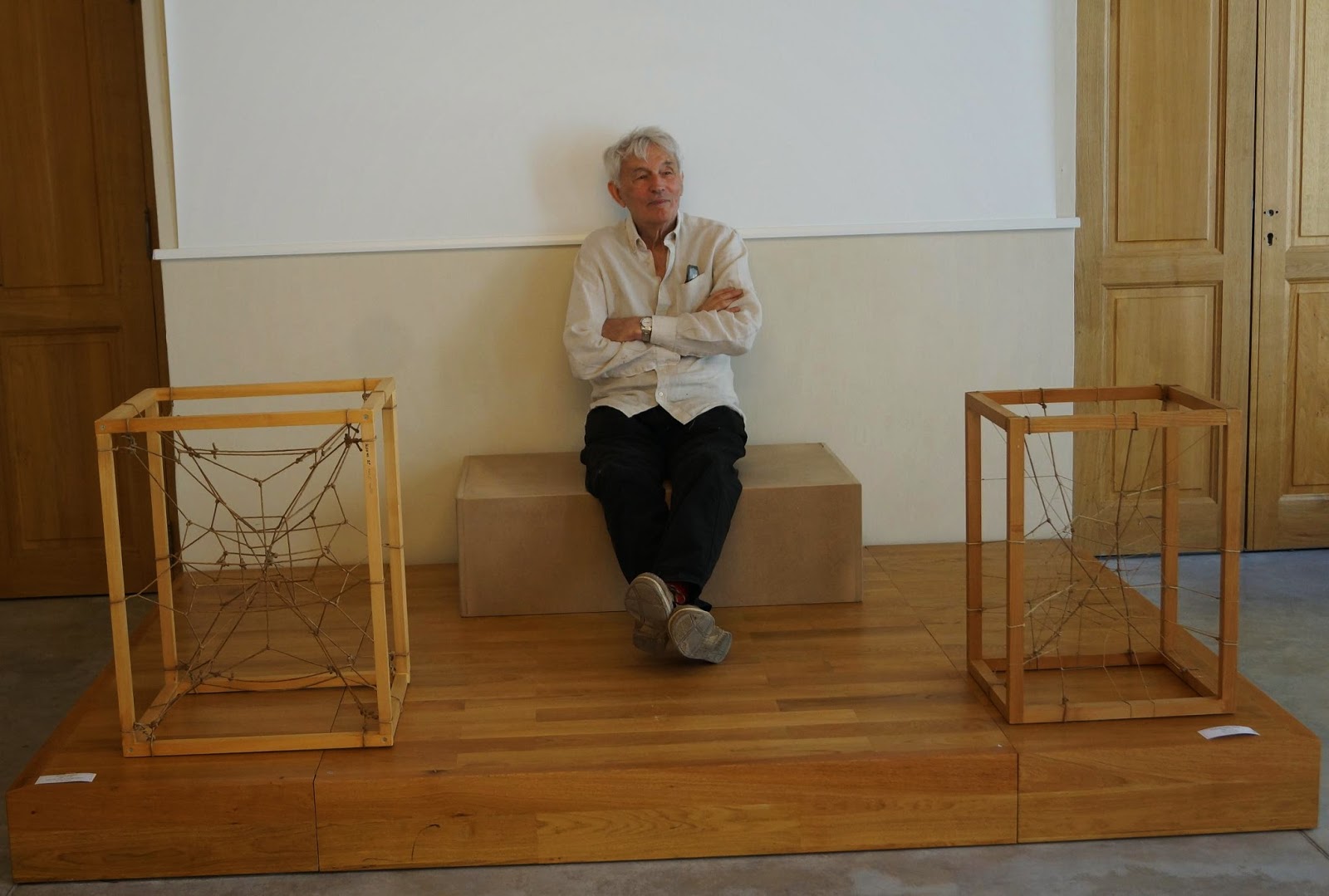 Jacques Salles: Jacques Salles au milieu de ses deux premières arachnées