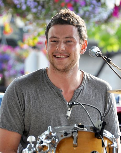 VJBrendan.com: Corey Monteith Rocks!!
