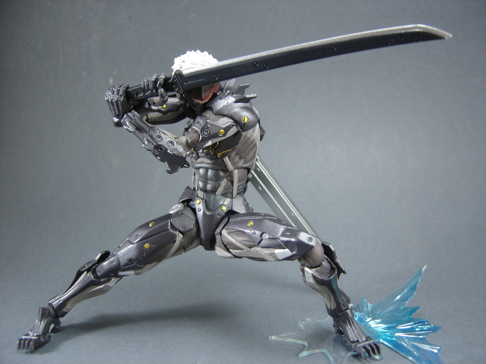 Lightning Ace's gundams: Revoltech Raiden from metal gear rising ...