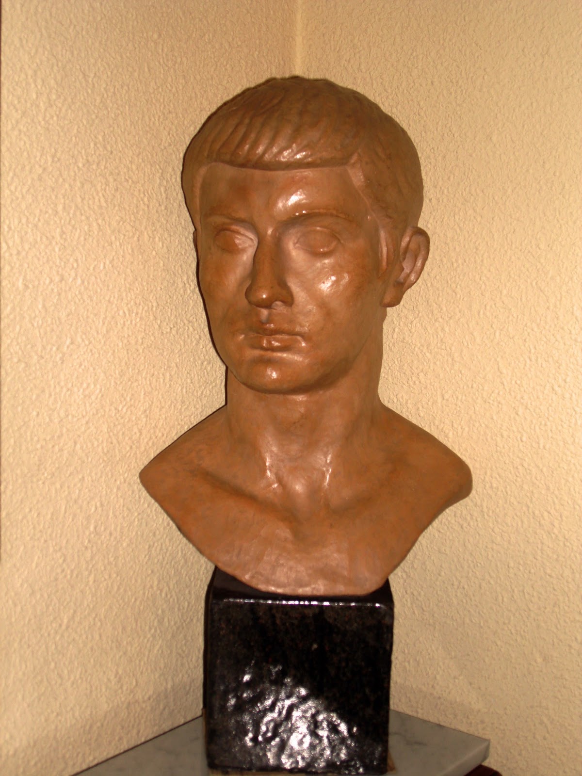 LA ESCULTURA EXENTA | Granada: Luz, Color y Literatura