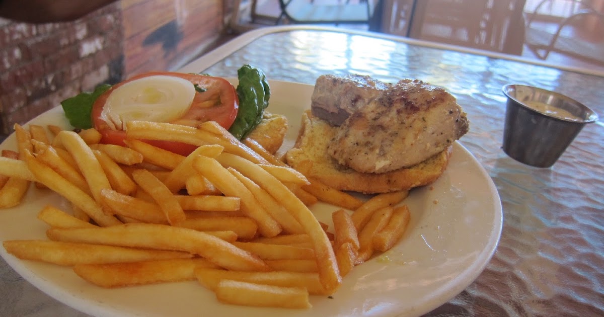 Restaurants in St. Croix: Golden Rail Cafe