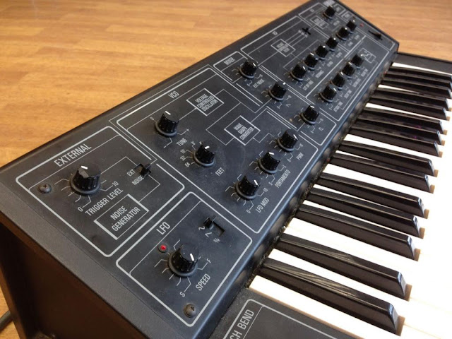 MATRIXSYNTH: Yamaha CS-5 SN 9883