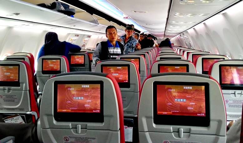 Begini Cara Naik Pesawat Untuk Pertama Kalinya