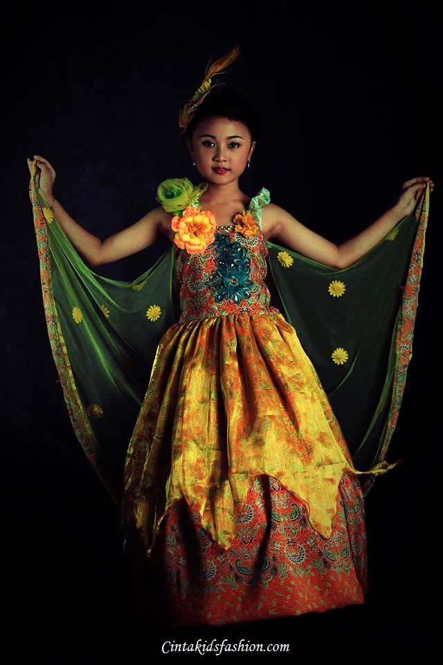 Inilah 55+ Gaun Batik Anak Fashion Show
