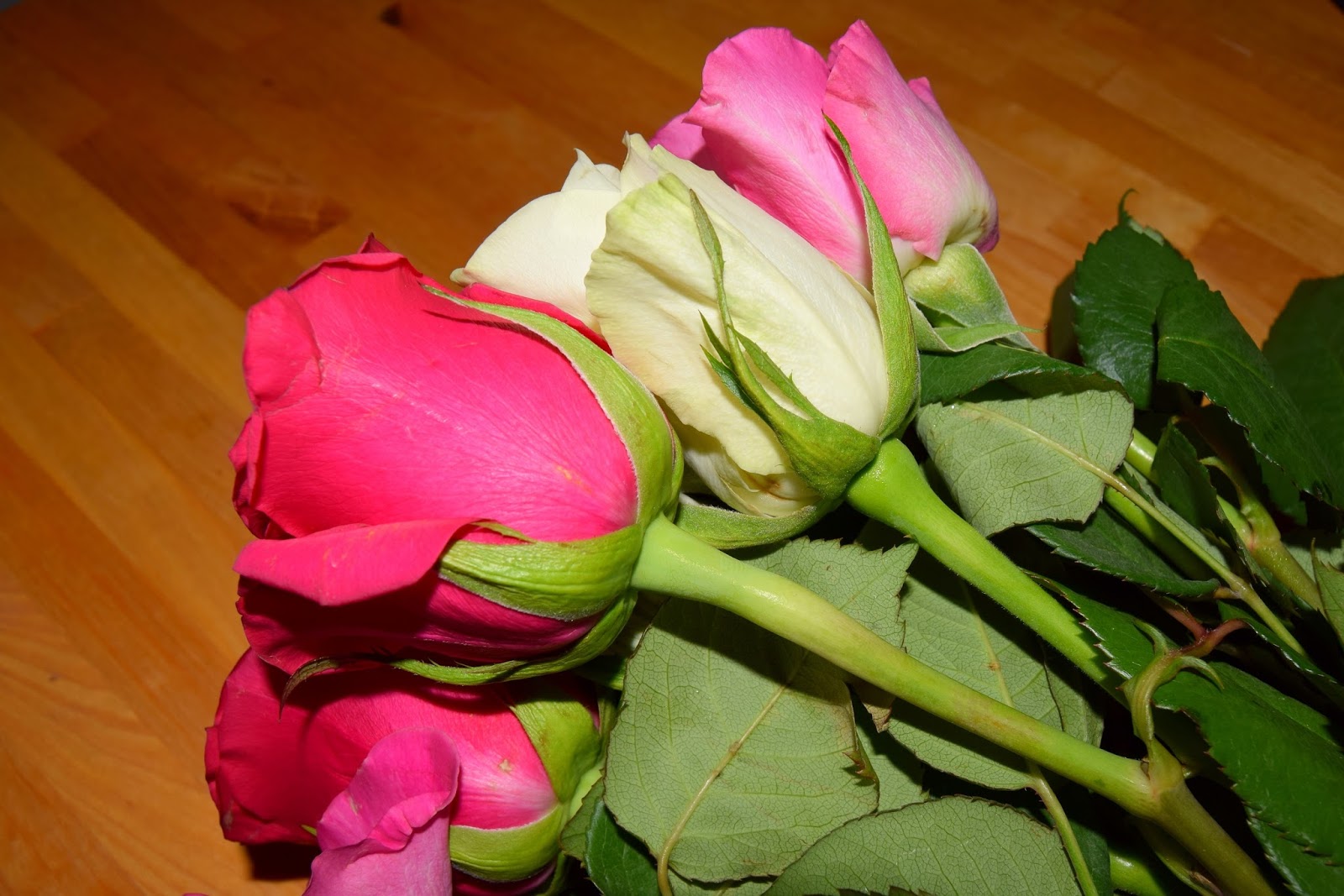 Red, Pink And Yellow Roses: How Lucky Am I - Claire Justine