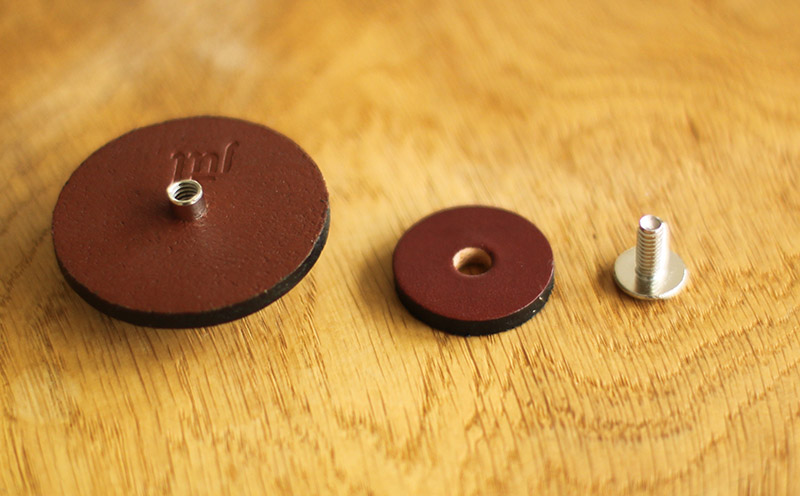 Fyberspates: Super clever fixings! Shawl Pins and Leather closures.