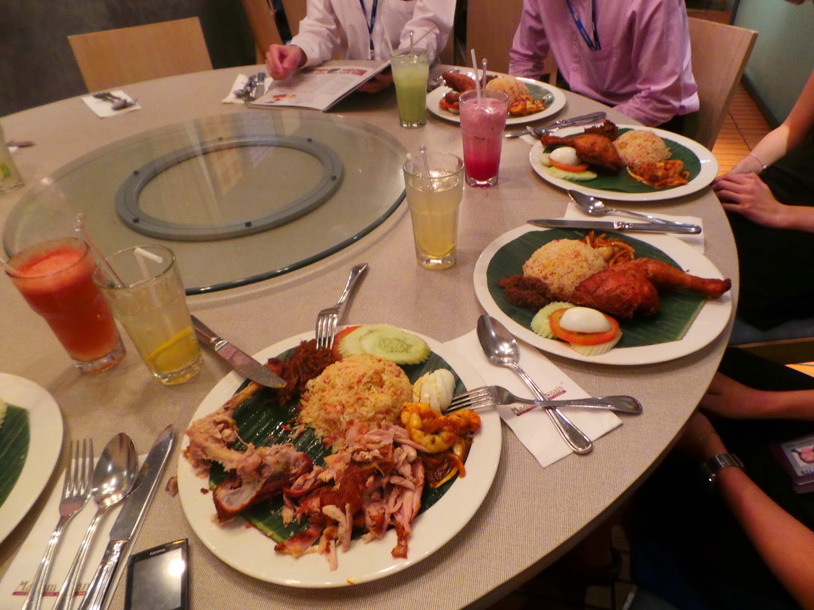 Lynn Shane: Madam Kwan's Nasi Bojari - Malaysian Food at it's Best