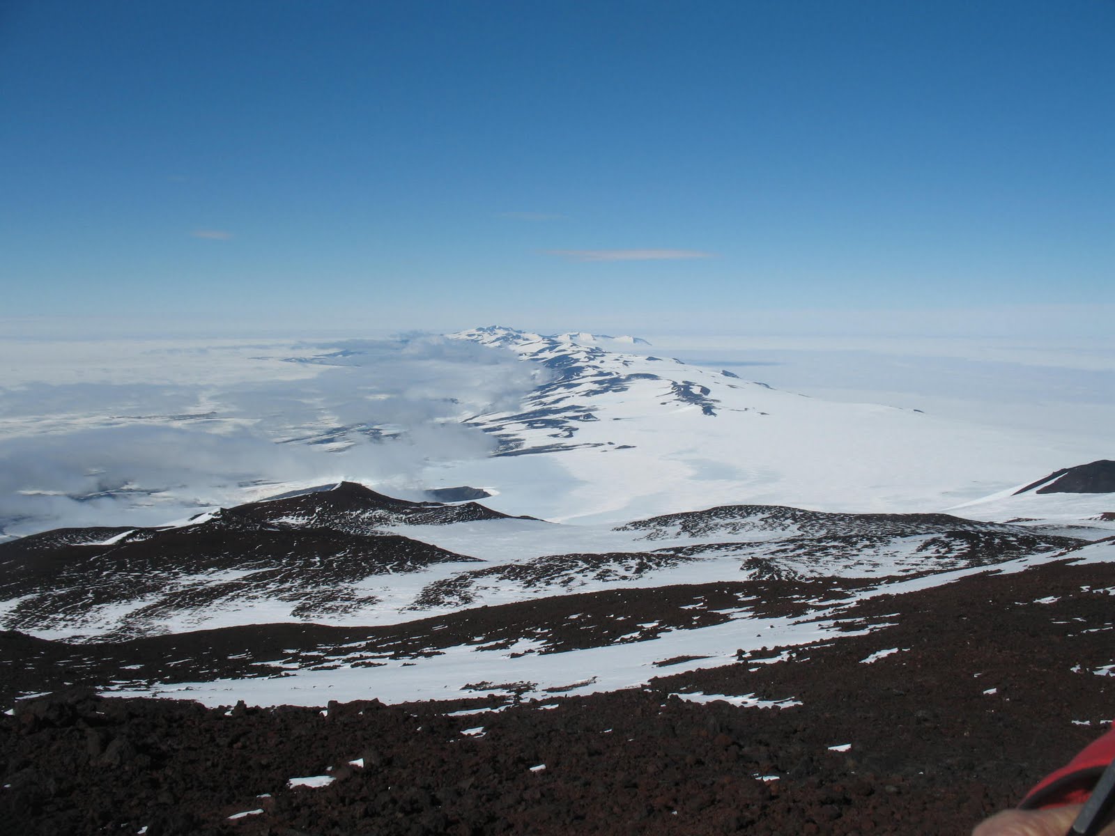 Neutrino Hunting in Antarctica: Mt. Discovery