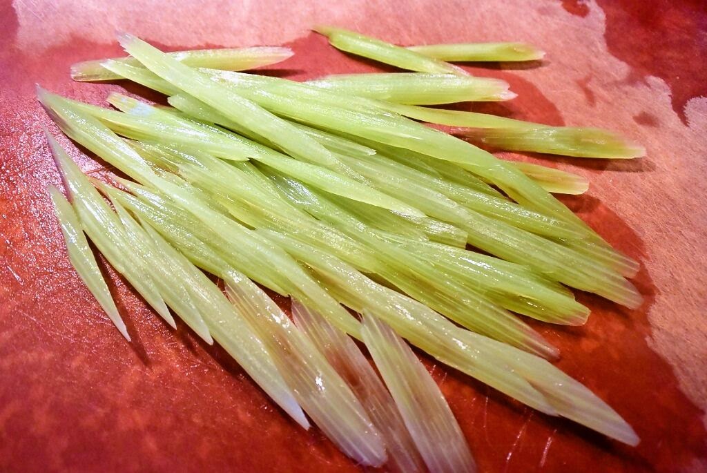 Recipes for Tom: Fuki no shiroppu-ni / candied Japanese butterbur