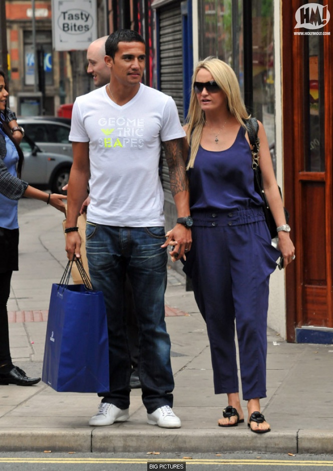 Tim Cahill with Wife Pics | FOOTBALL STARS WALLPAPERS