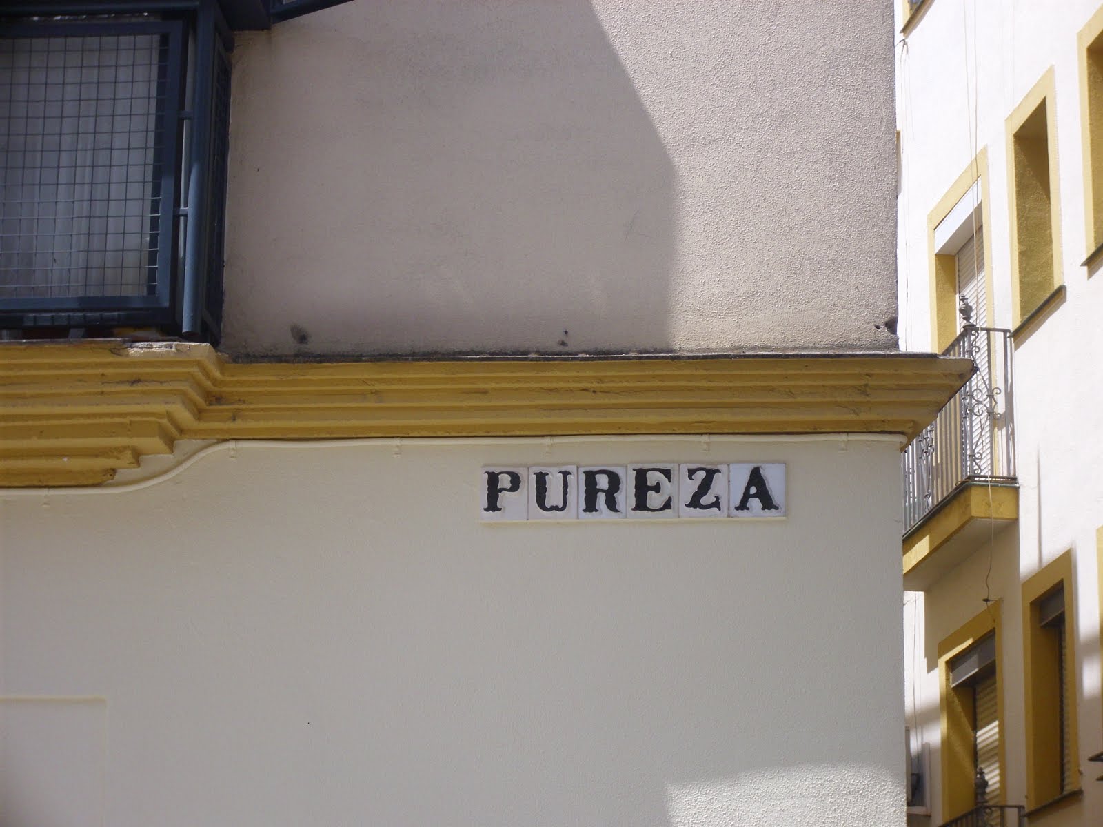 Tri@na en la Red: SALVEMOS LA CALLE PUREZA... Y TRIANA