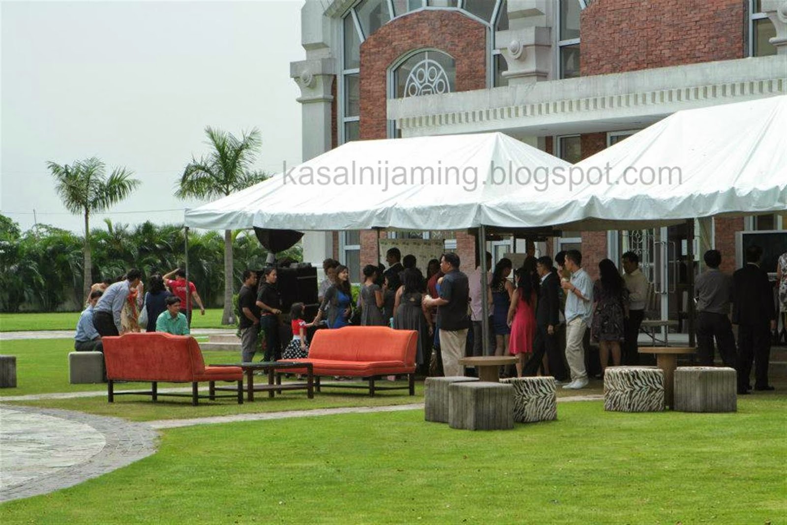 Jam & Ing: Enderun's Atrium : a review