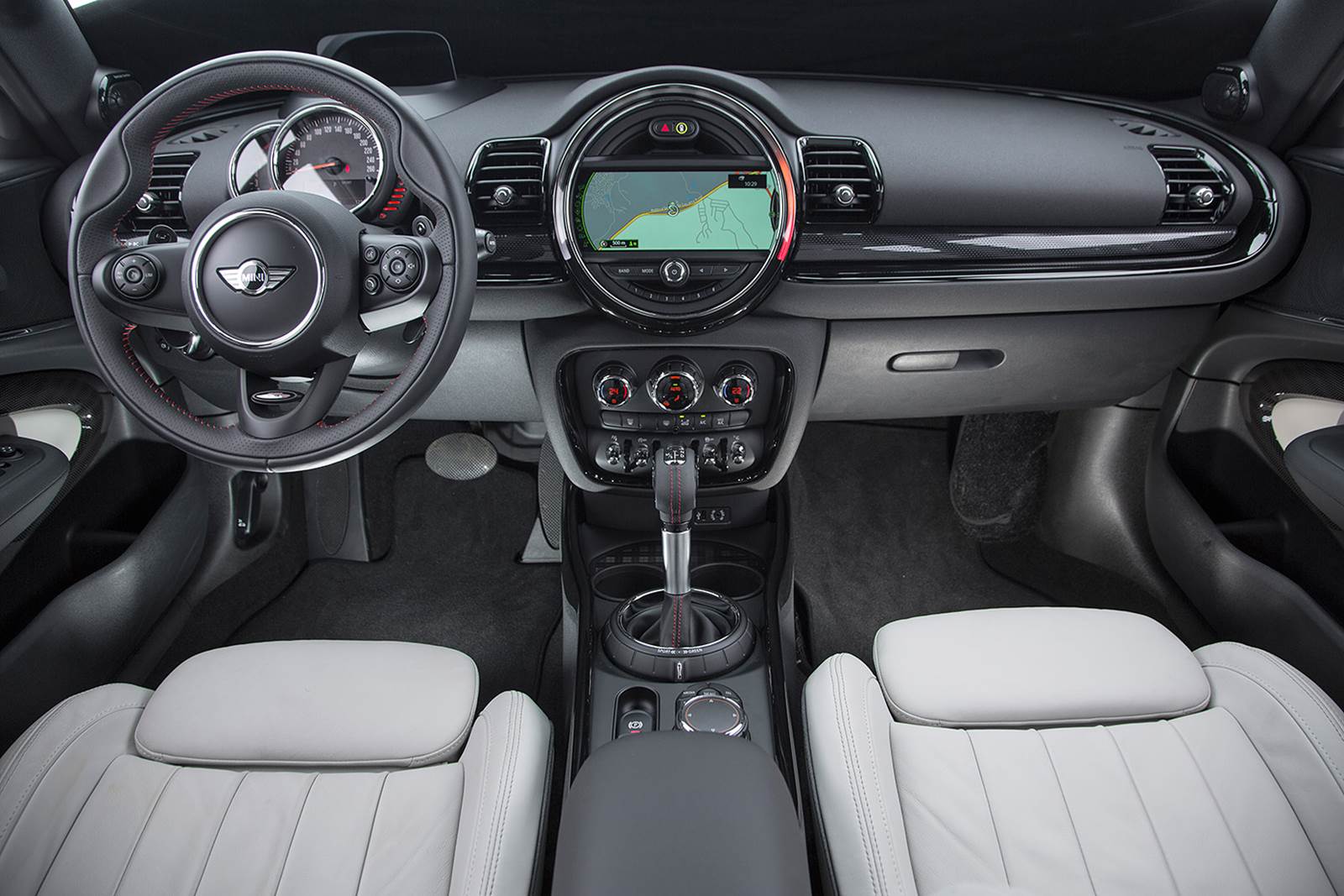 MINI Clubman 2016: vídeo, preço, consumo e ficha técnica