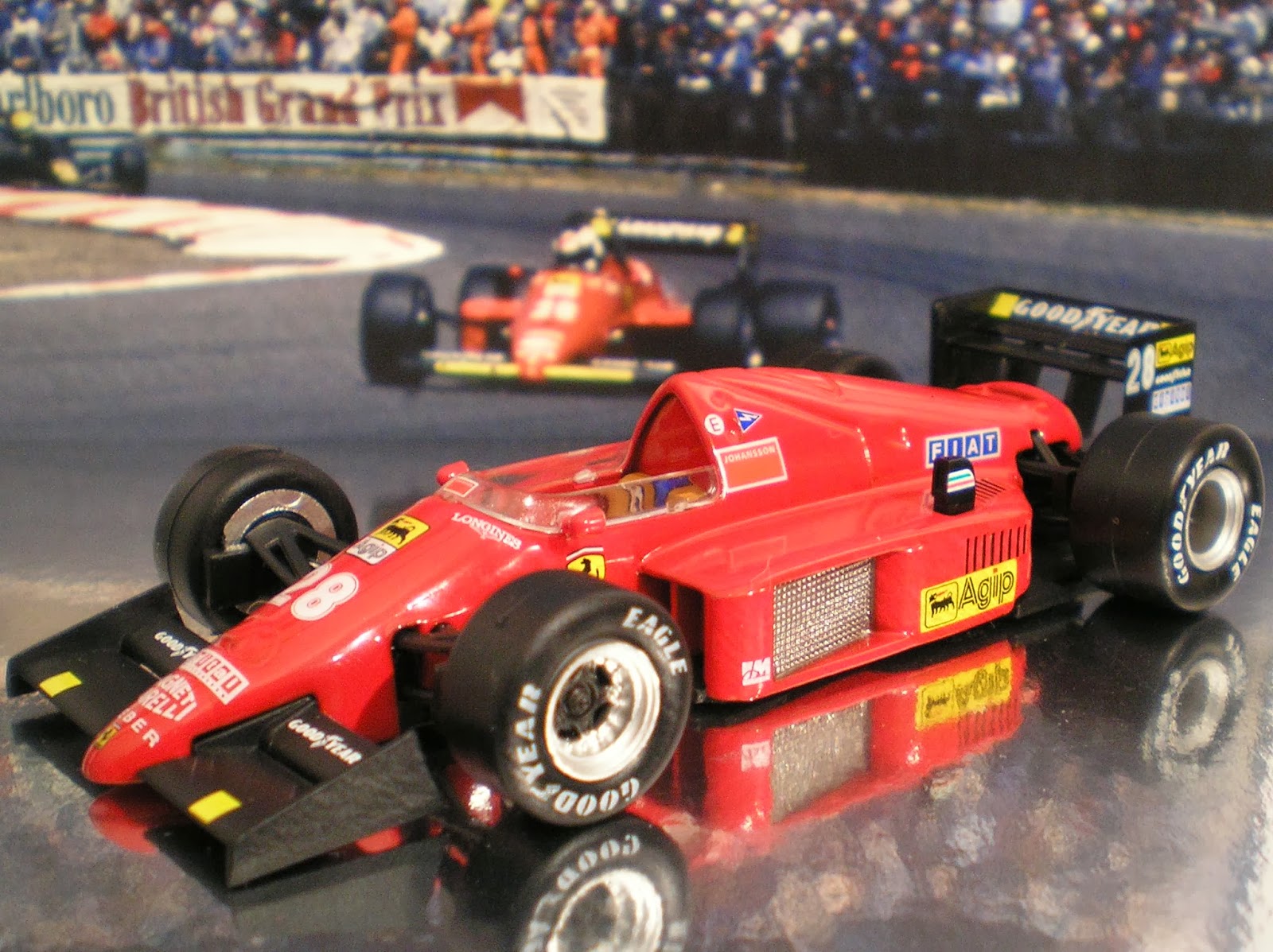 QUATRO RODINHAS: Ferrari F1-86 - Stefan Johansson (1986)