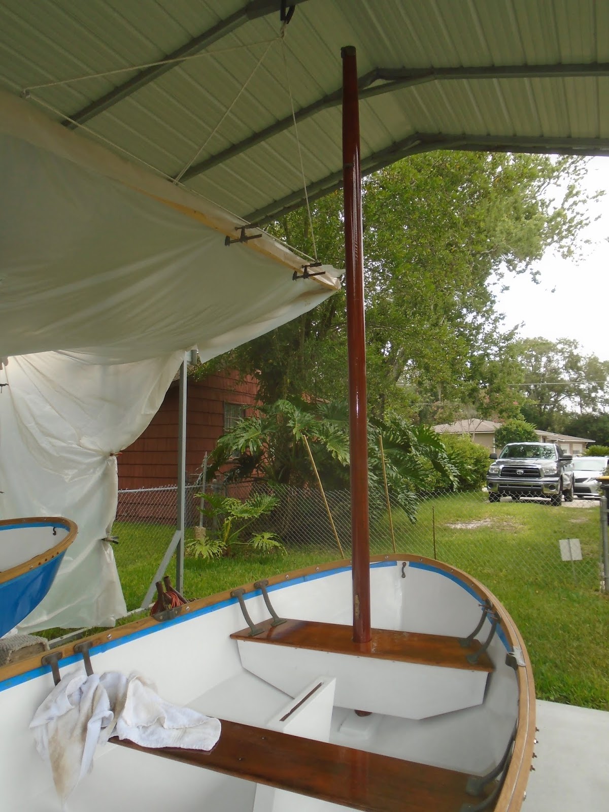 Dueling Dhows: Installation of the Fwd Seat (white Dhow), Daggerboard ...