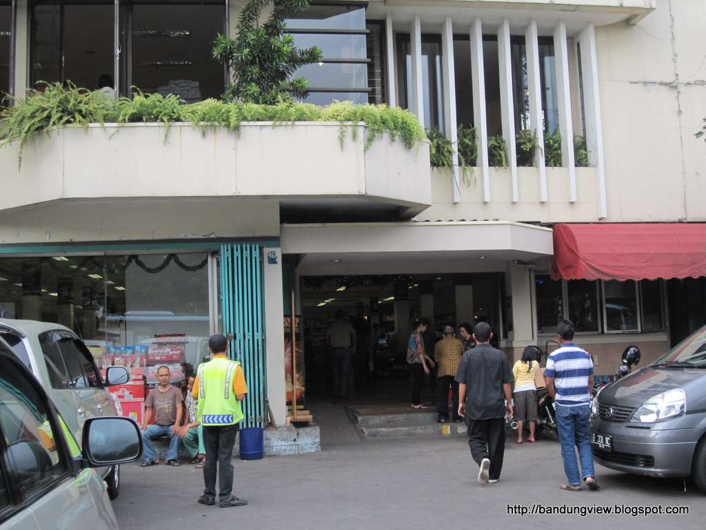 Setiabudhi Supermarket, lengkap dengan barang lokal dan impor | Bandung ...