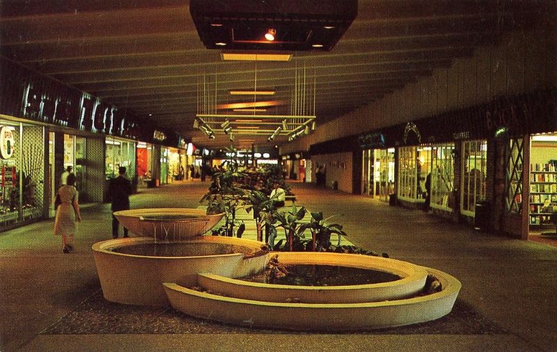 48 Amazing Pics Show American Shopping Malls in the 1950s and 1960s ...